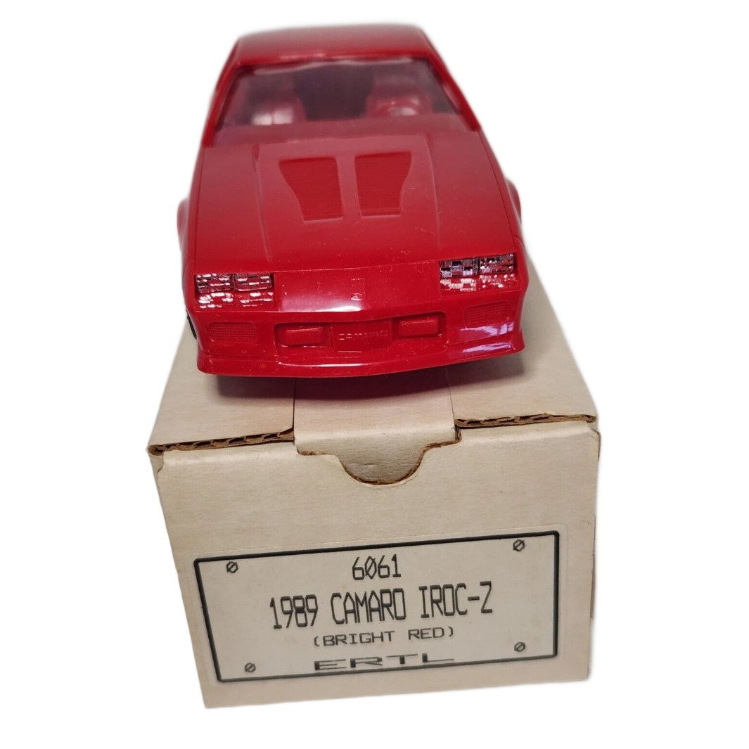 #6061 AMT/Ertl 1989 Camaro Iroc-Z, Bright Red 1/25 Scale Plastic Promo ...